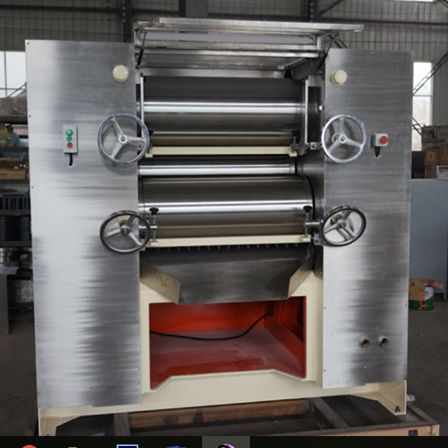 China High-precision Two-scrapers Bottom Discharged roller Mill ...